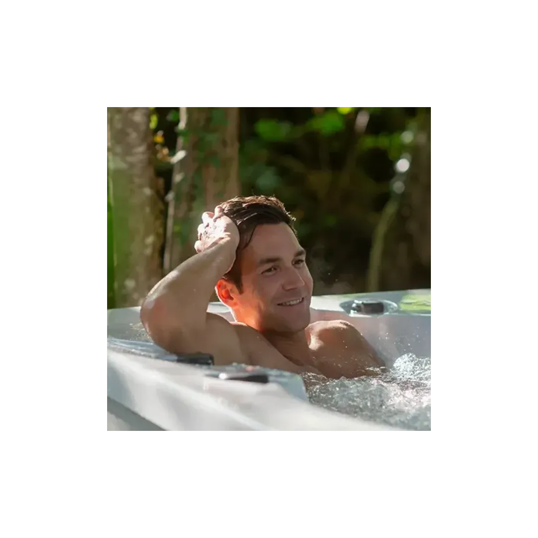 Spa Cube, jacuzzi exterior e interior 4 plazas - Aquavia Spa